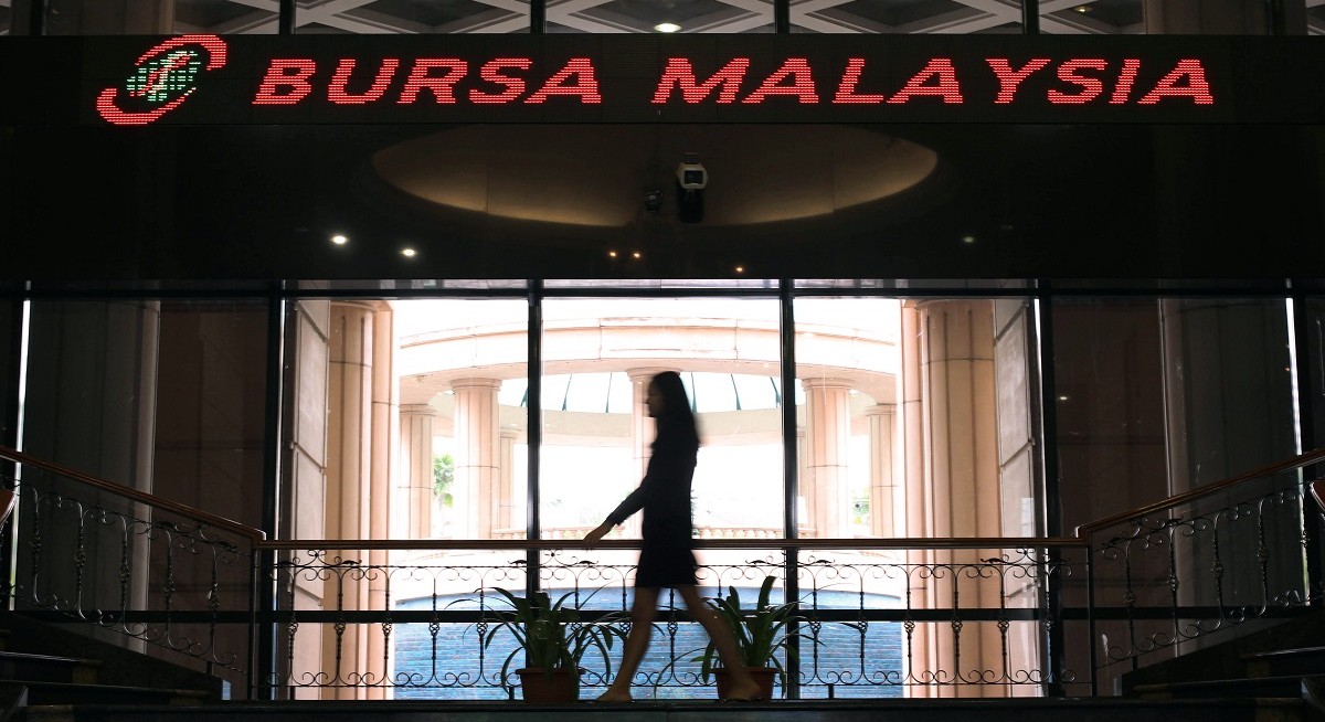 How does Bursa’s PN17 rule serve minority interests?